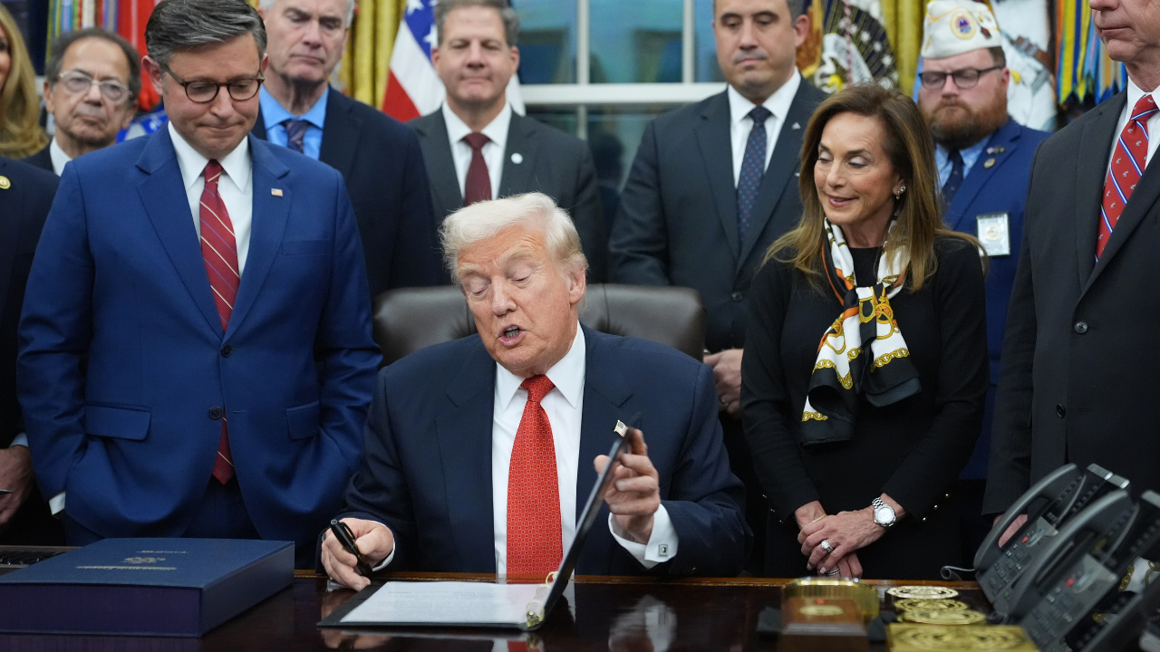 President Trump signs bill to reopen government as Dems lose health ...
