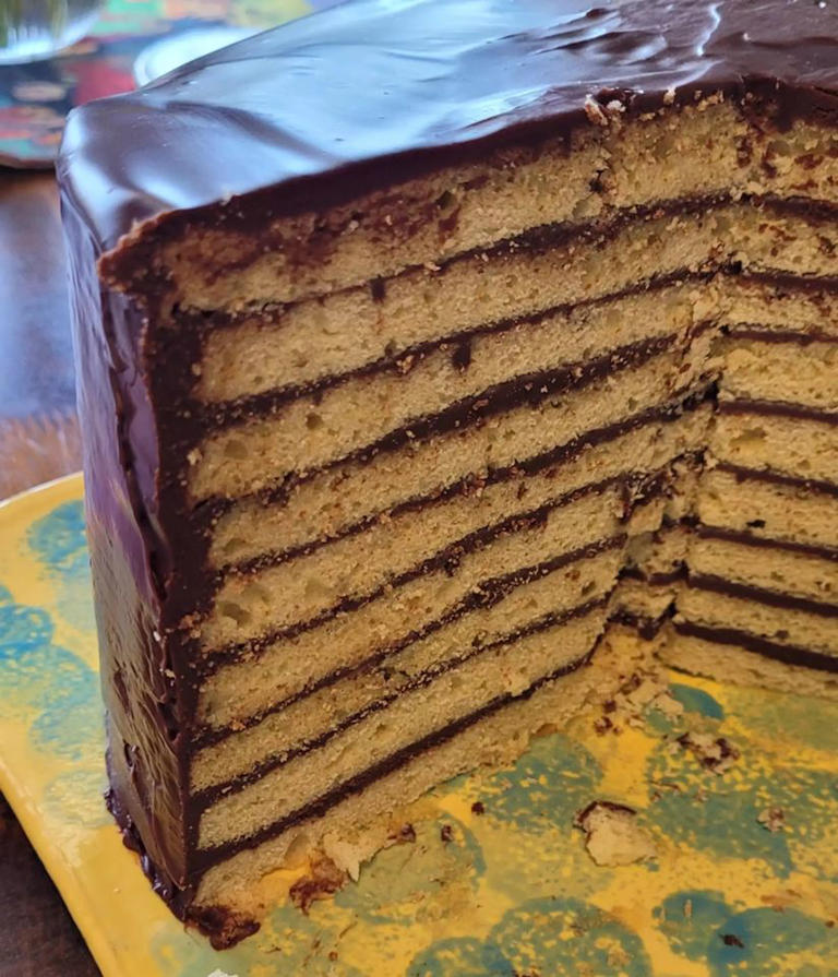 Meet Smith Island Cake: The Legendary Maryland Dessert With 8 Layers ...