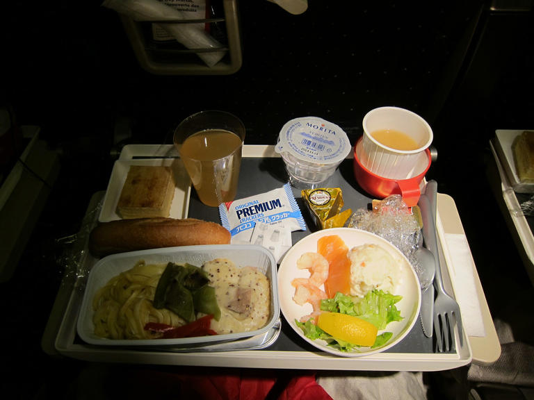 How Airplane Food Became So Bad - And Why It's Not Changing