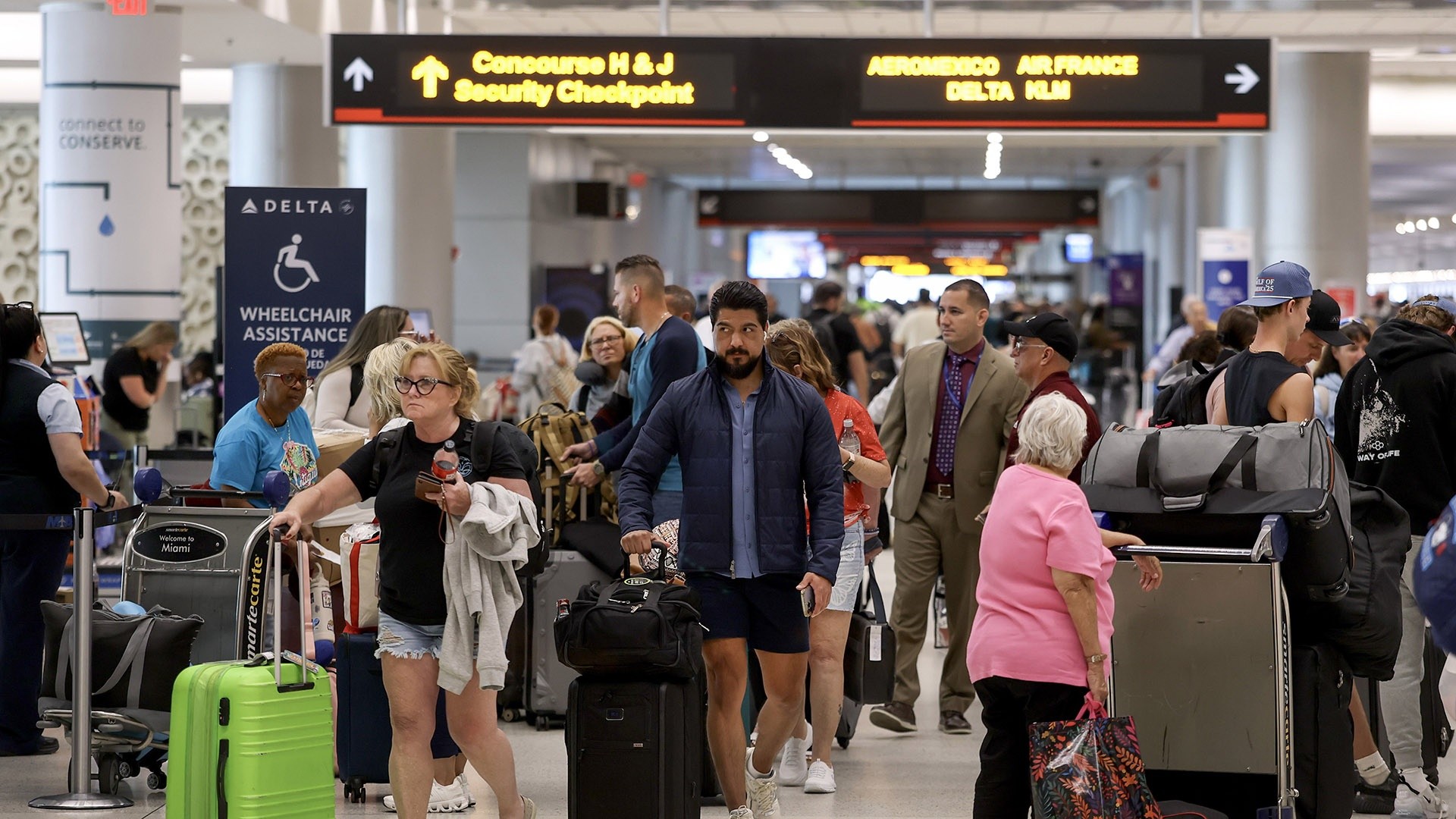 FAA Freezes Flight Cuts at 6% as Government Shutdown Ends