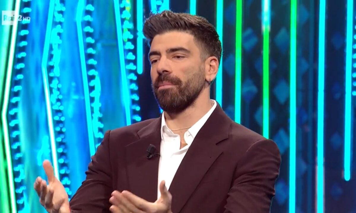 Gianluca Gazzoli, tutti pazzi per il conduttore di Sanremo Giovani. E ...