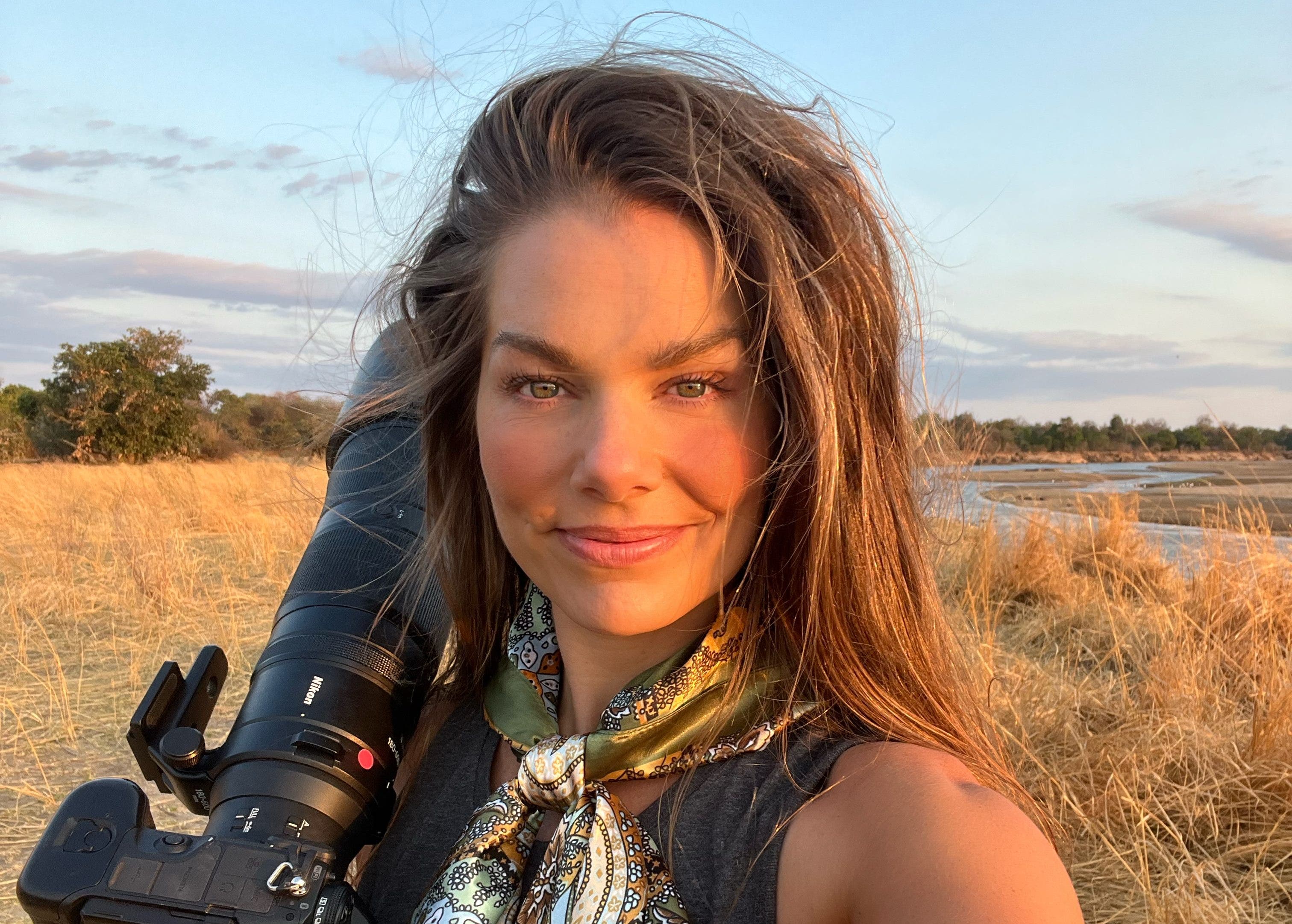 Photographer shows 'breathtaking' predator encounter during wildlife shoot