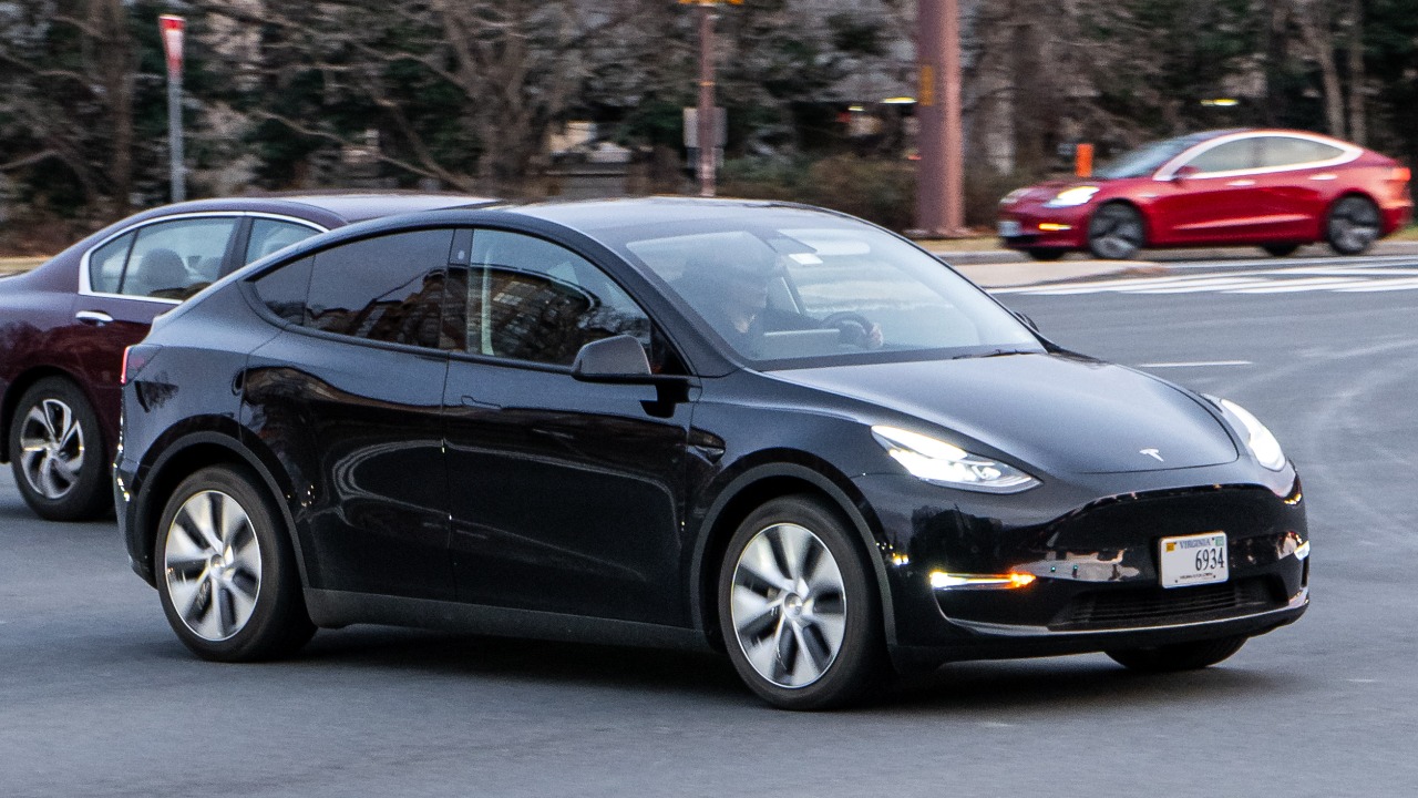 Tesla starts renting cars directly to customers amid soft US demand