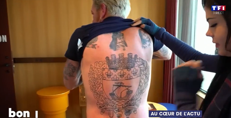 Pour les 10 ans du 13-Novembre, le tatouage hors norme dévoilé par Jesse Hughes des Eagles of ...