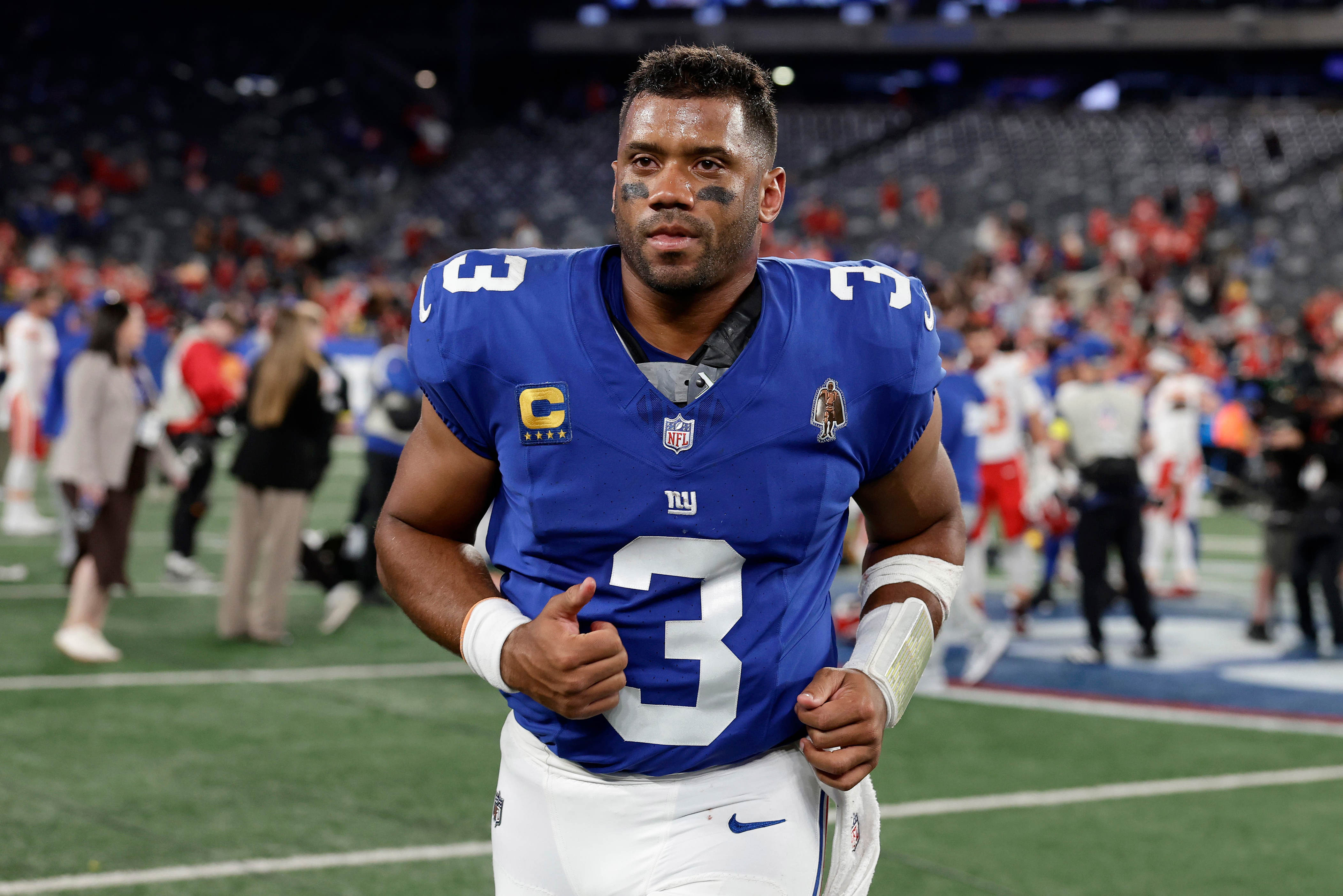Russell Wilson makes his thoughts on Jameis Winston clear after benching