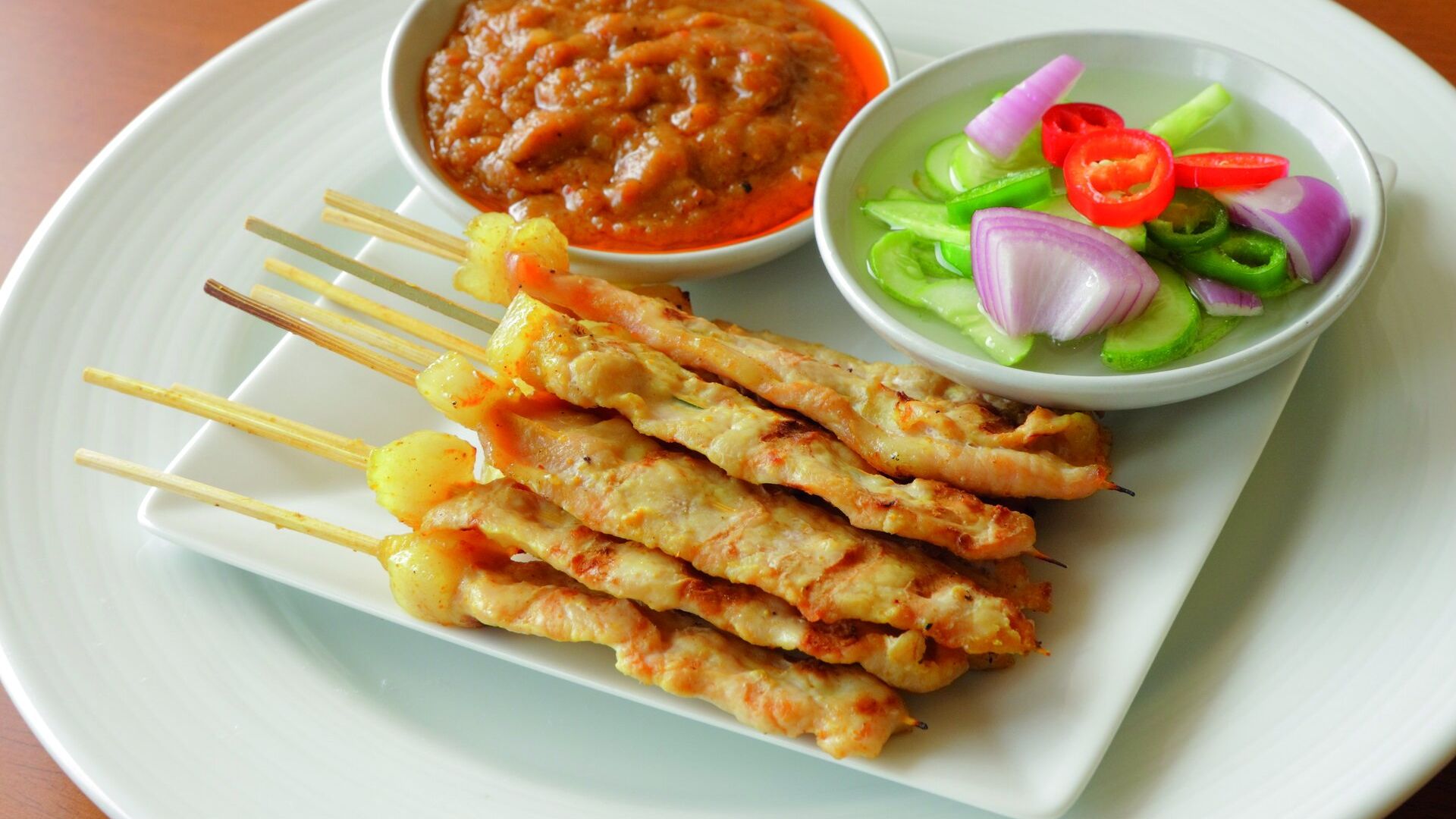 Spiedini al pollo all’indonesiana, la ricetta per farli in casa perfetti