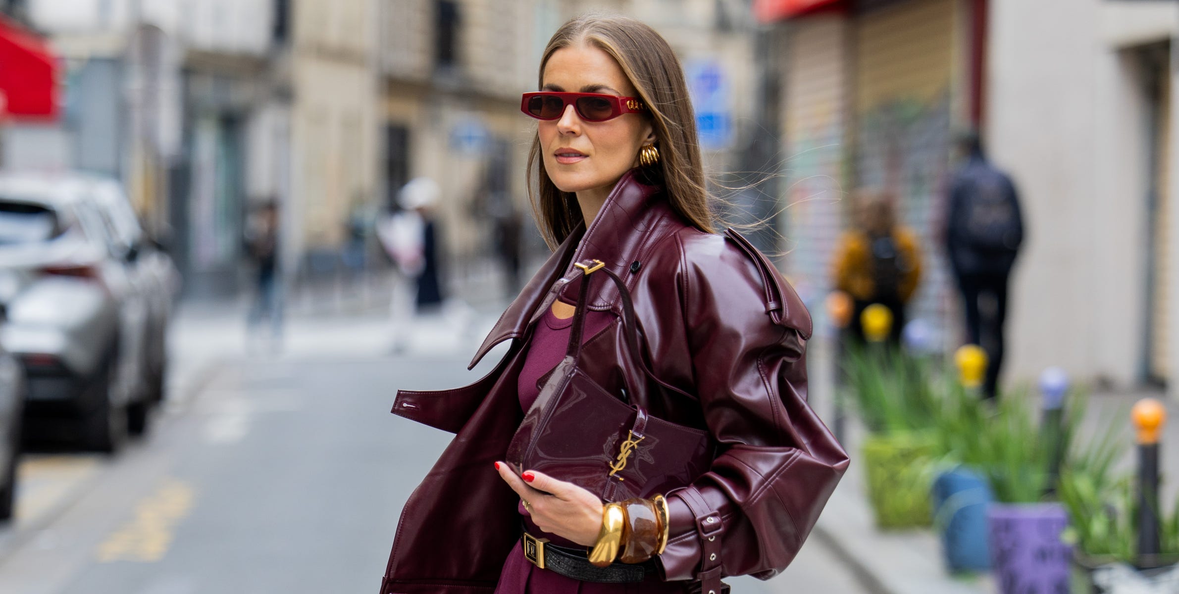 Esta es la favorecedora chaqueta que elegiría para darle un toque de ...