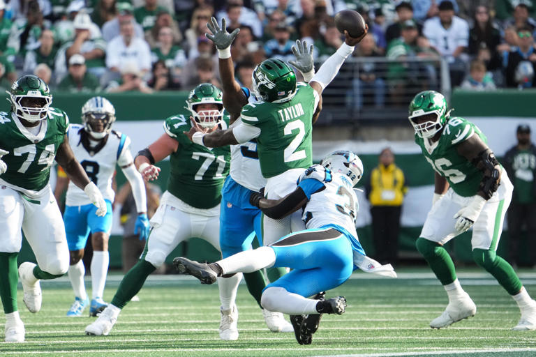 Who's the Jets starting QB on Thursday vs. Patriots?