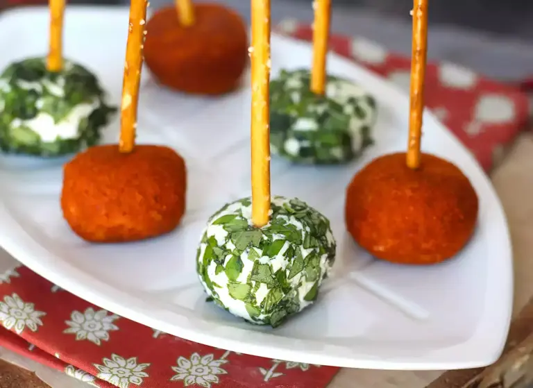 Bolitas de queso con ricotta y parmesano, un aperitivo fácil y vistoso ...
