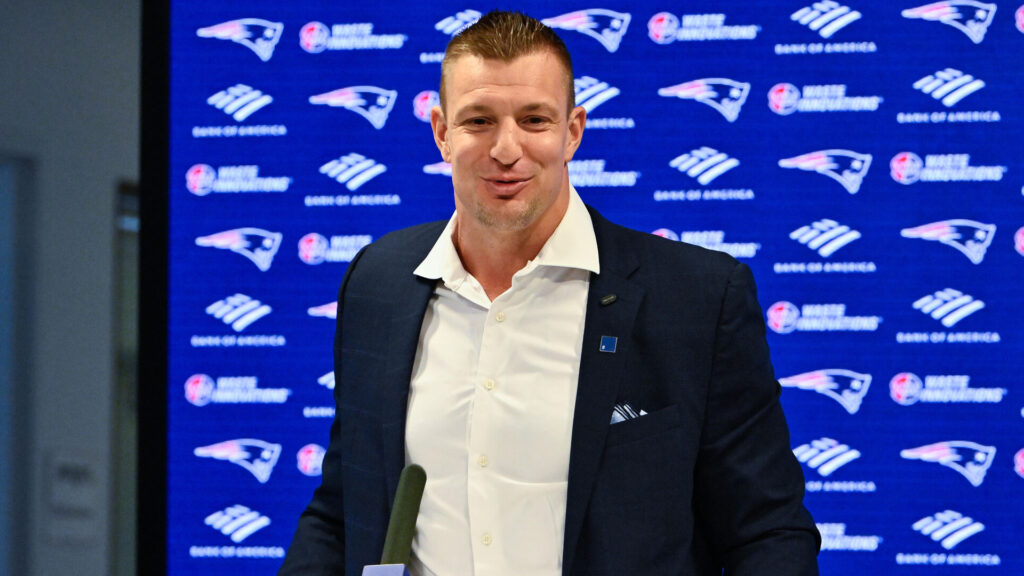 Patriots Share More Rob Gronkowski News After Signing One-Day Contract