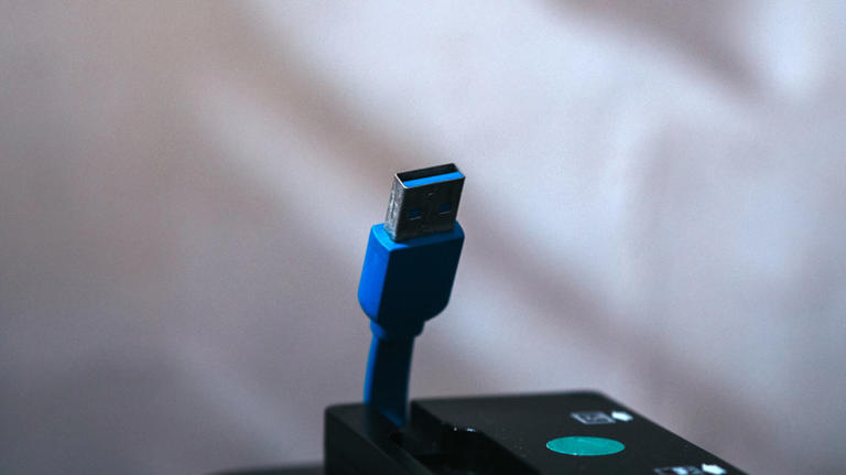What Every Different USB Port Color Actually Means