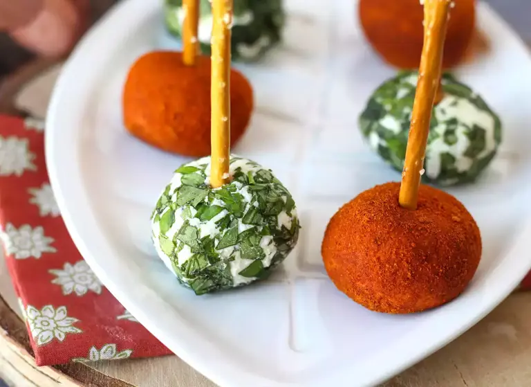 Bolitas de queso con ricotta y parmesano, un aperitivo fácil y vistoso ...