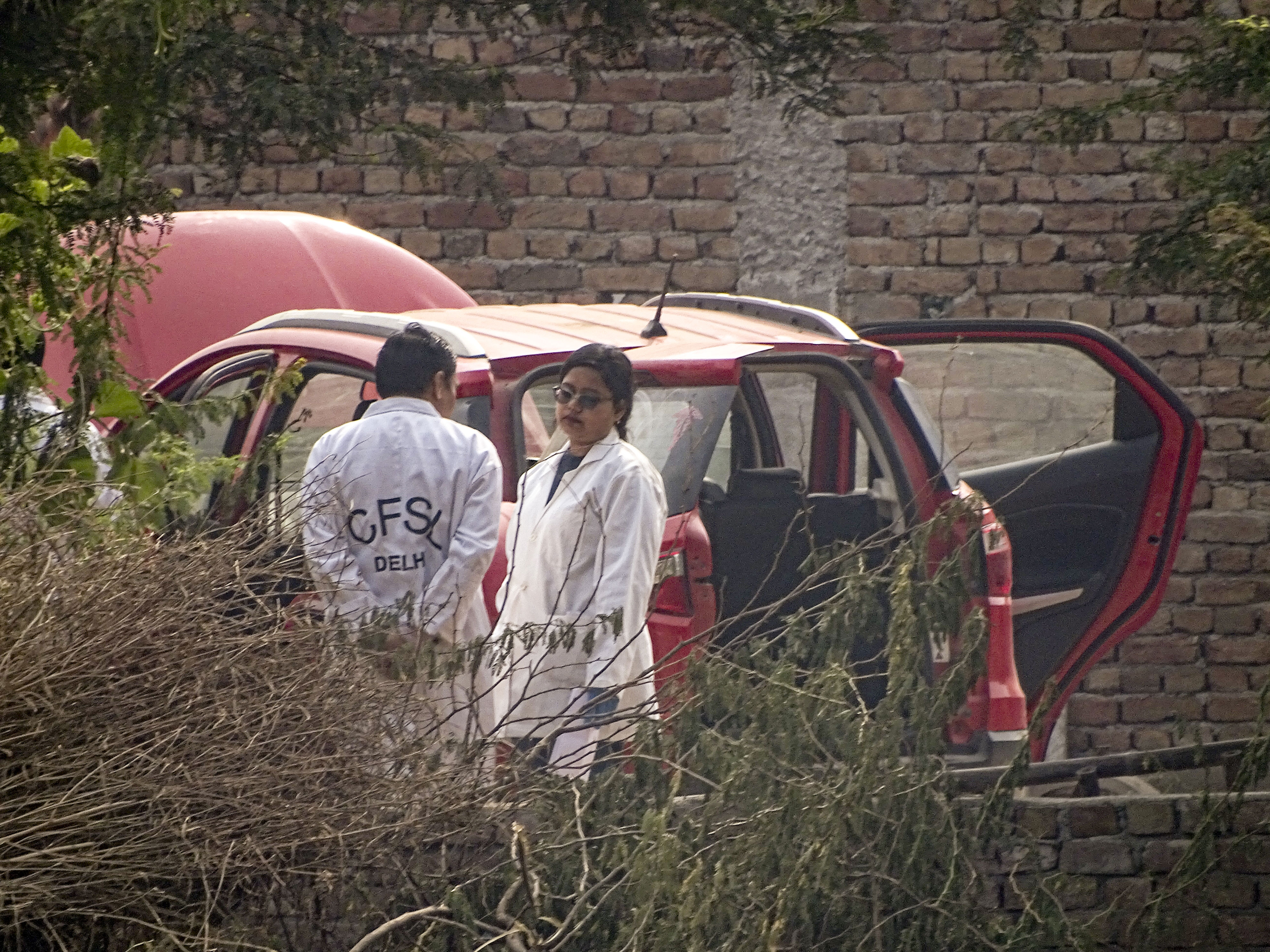 Delhi blast: J-K Police inspecting car linked to terror module found in ...