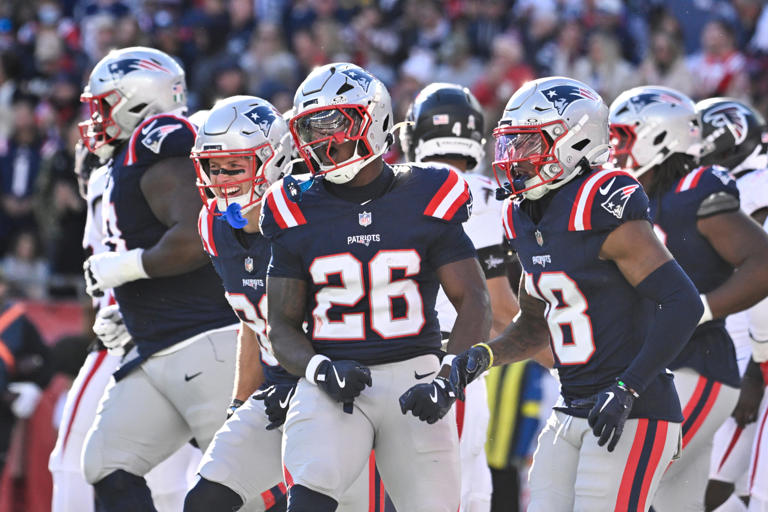 FAMU football stars Xavier Smith, Terrell Jennings in NFL playoffs