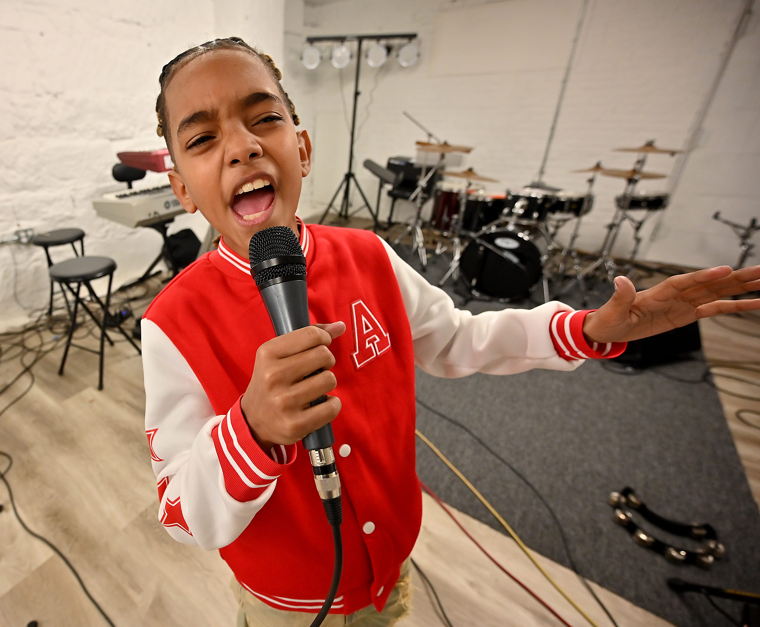 Worcester actor Angelo Gray to receive key to city at his film debut ...