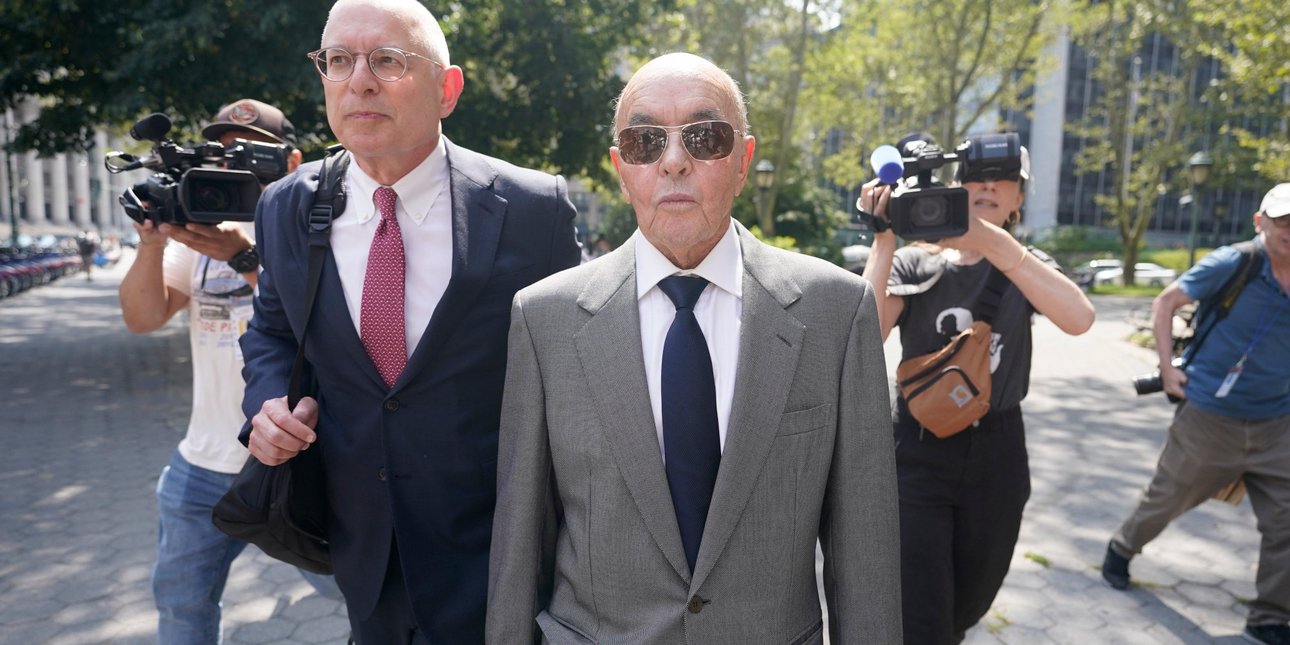 Ο Τραμπ έδωσε χάρη στον Βρετανό δισεκατομμυριούχο Τζο Λιούις, του ...