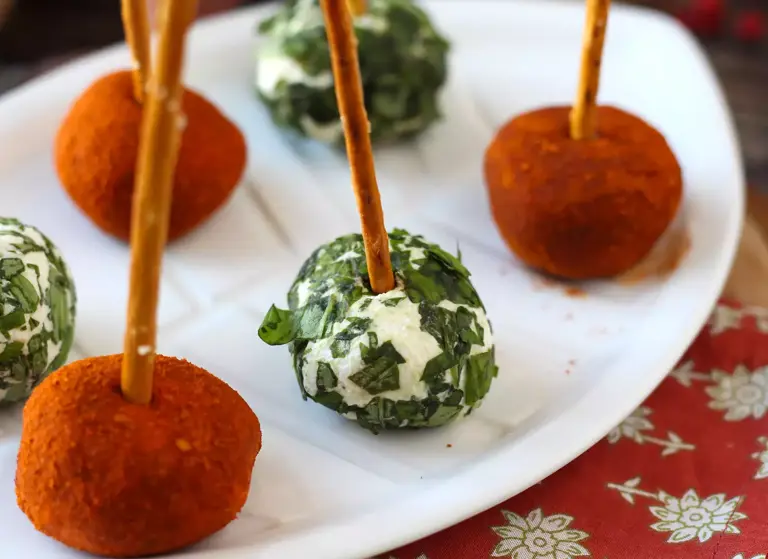 Bolitas de queso con ricotta y parmesano, un aperitivo fácil y vistoso ...