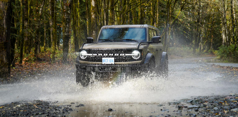 2025 Jeep Wrangler vs. 2025 Ford Bronco: 3 major differences