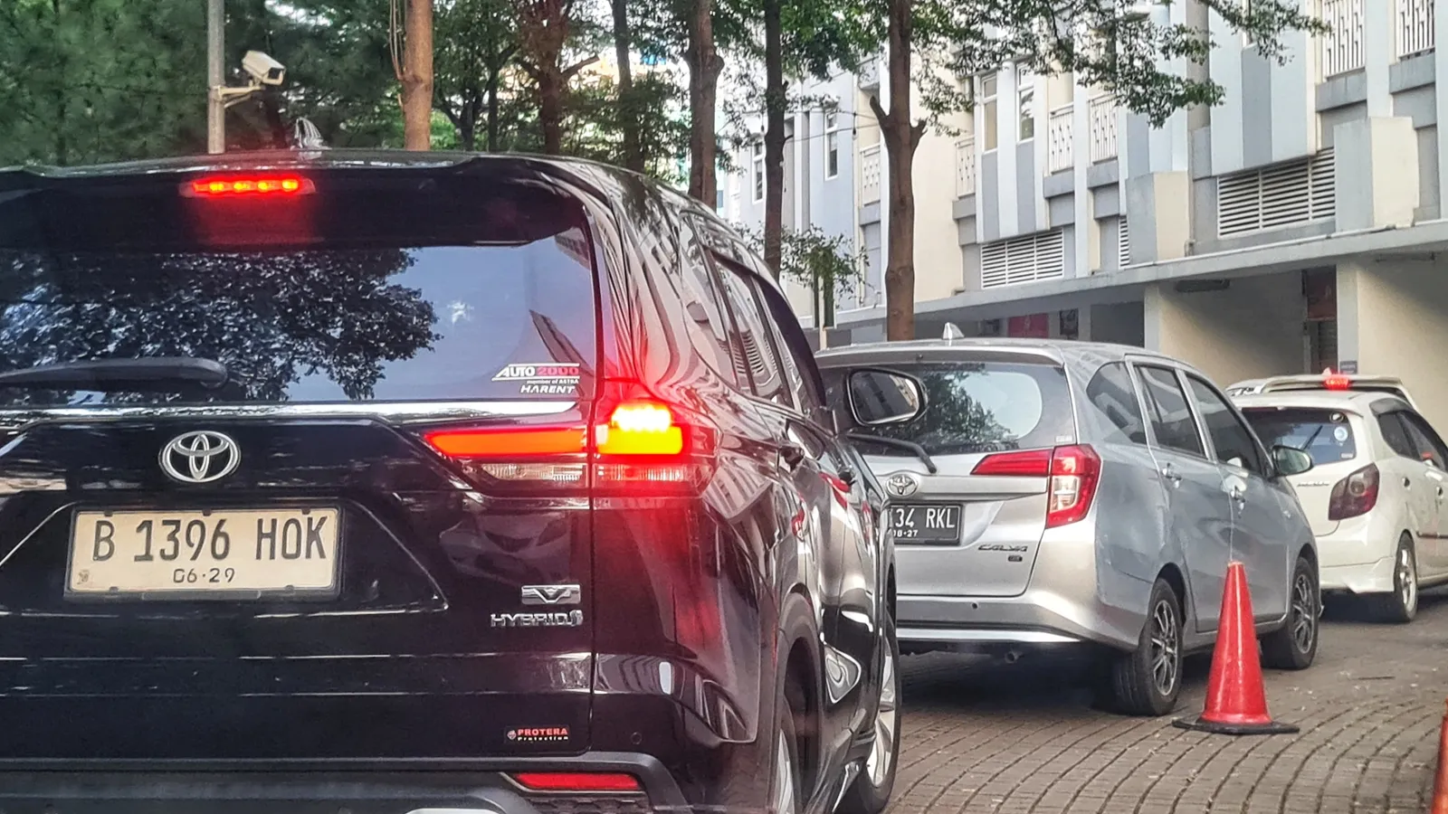 What to do when a car blocks your driveway