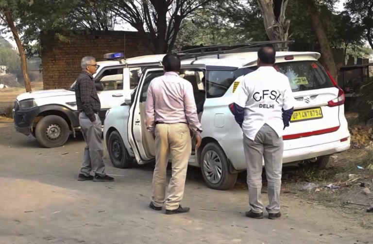 Delhi blast: J-K Police inspecting car linked to terror module found in ...