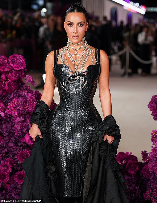 Kim Kardashian flippantly brands stepdad Caitlyn Jenner's transition as ...