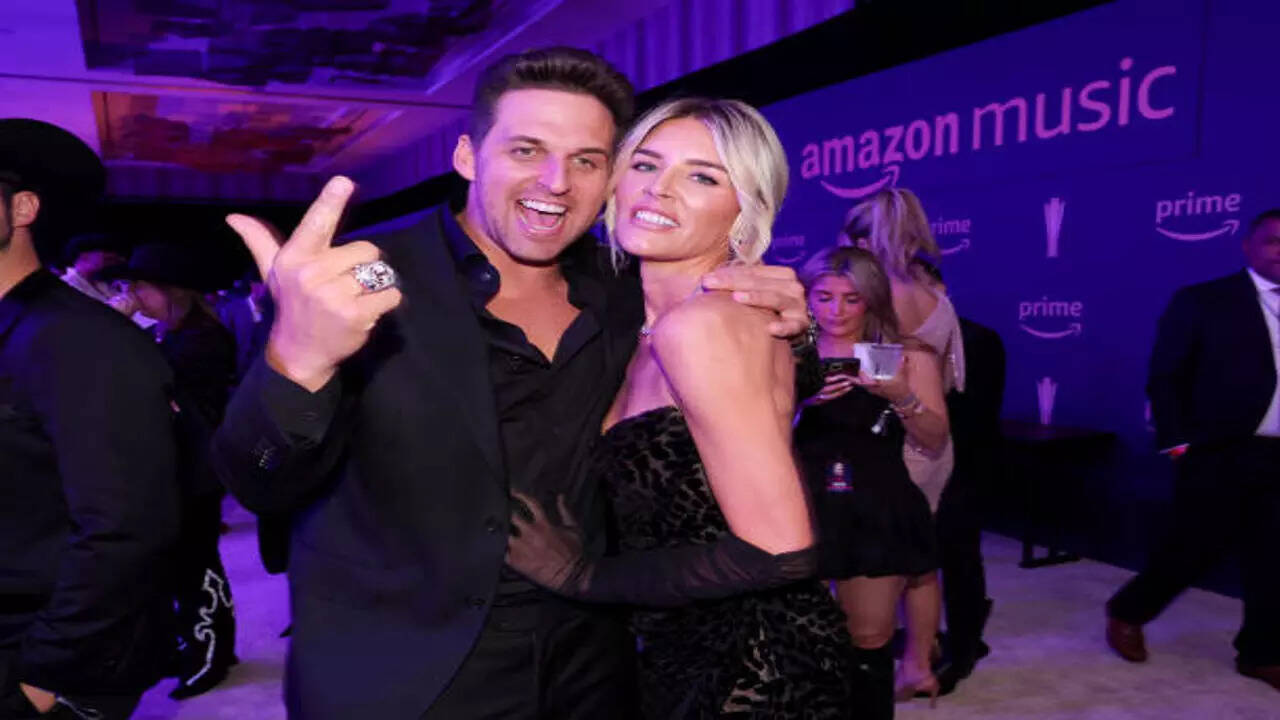 Matthew Stafford and wife Kelly turn matchmakers for FOX Sports host ...