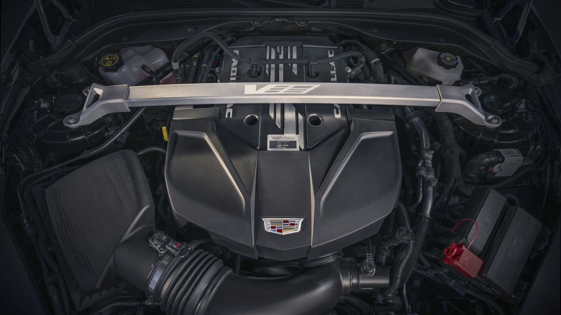 GM's New Small-Block V-8 Could Come In Two Flavors, With a Powerful ...
