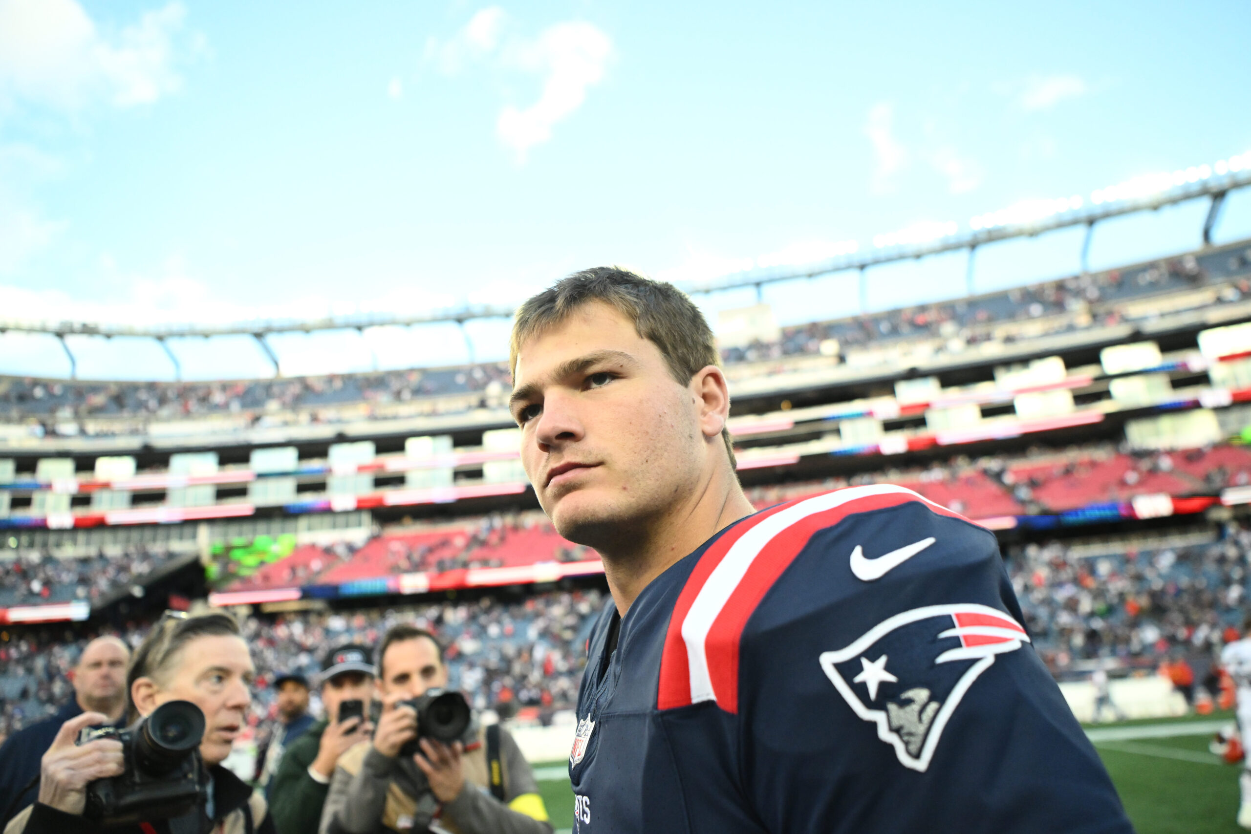 Mike Vrabel salutes Drake Maye’s grit after tough win against Ravens