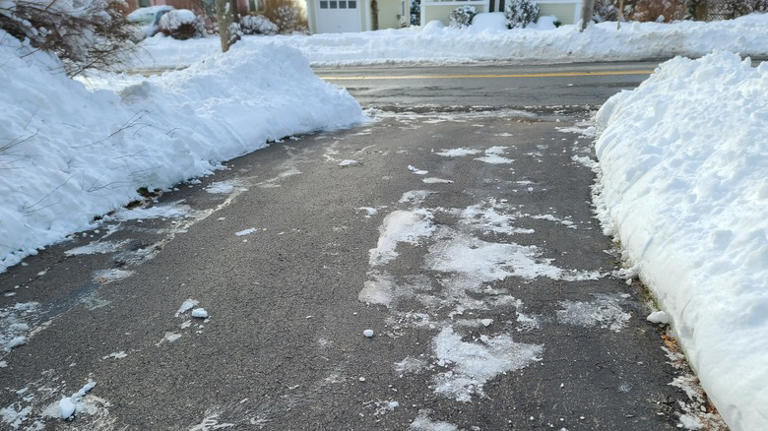 Easily Remove Snow From Your Driveway With A Simple DIY Solution