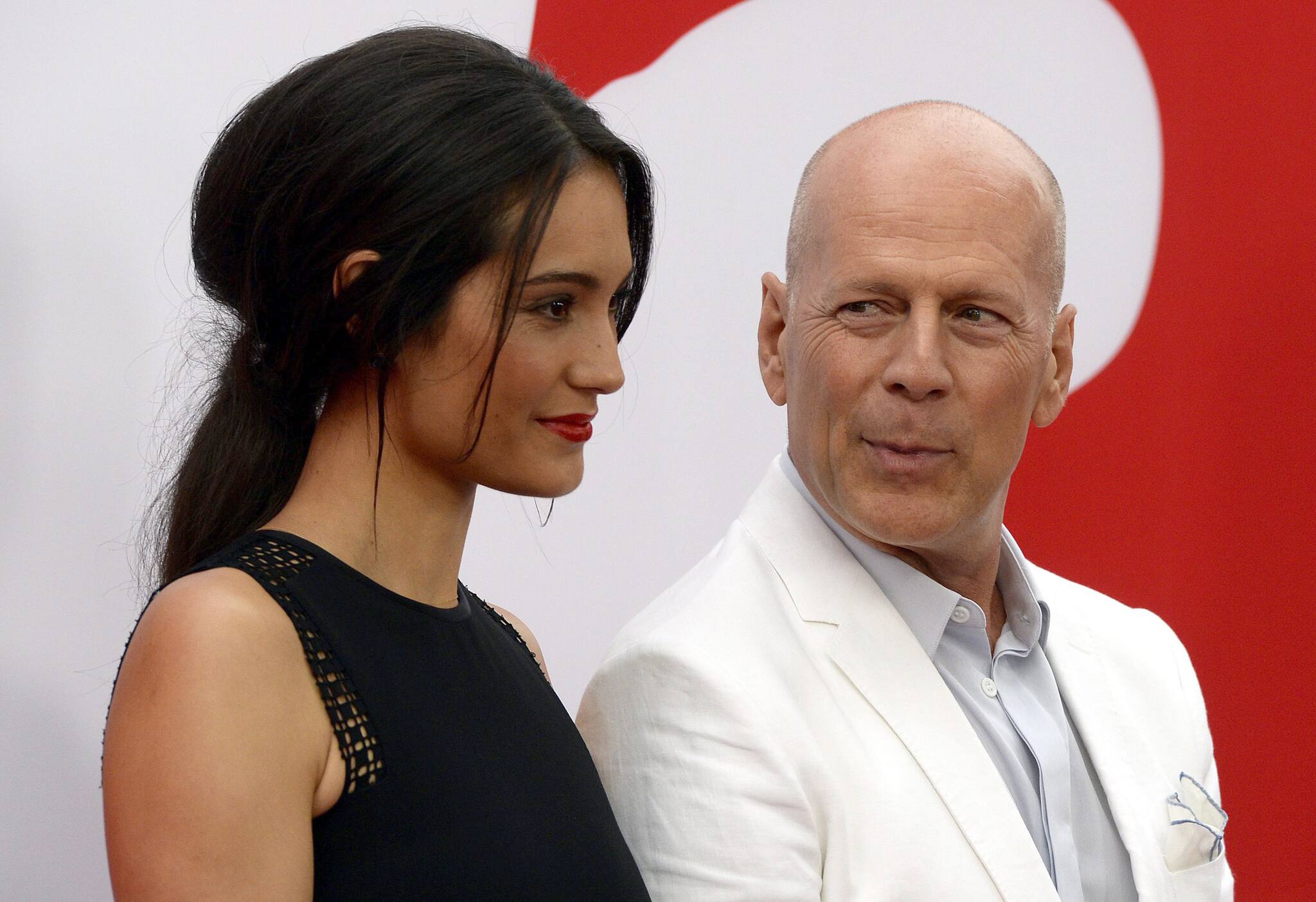 „Wir bekommen Momente“: Emma Heming-Willis pflegt den demenz­kranken ...