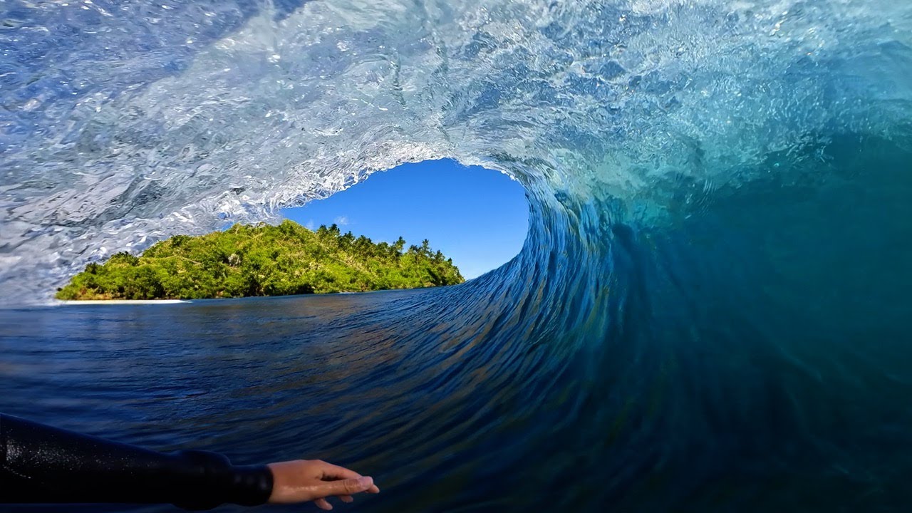 Best surf of my life – raw POV and endless tubes