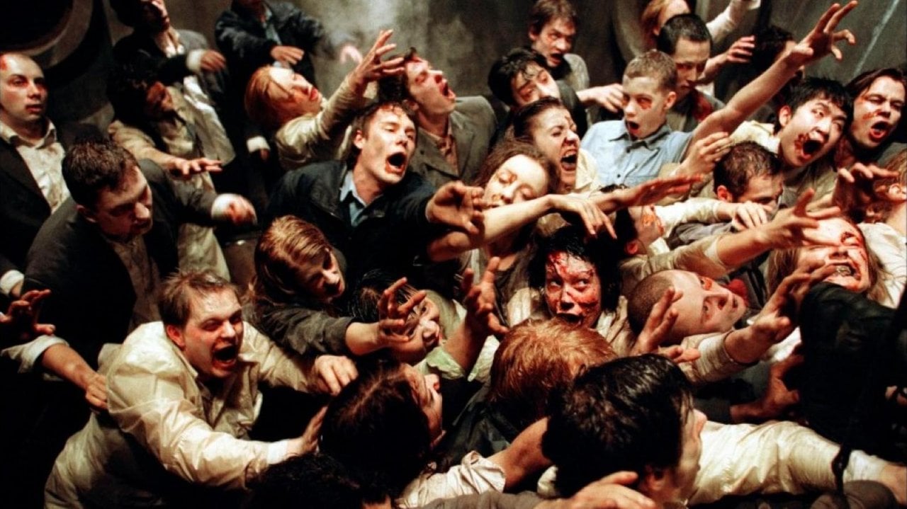 Resident Evil: ecco i video dell'orda di zombie che invade Racoon City ...