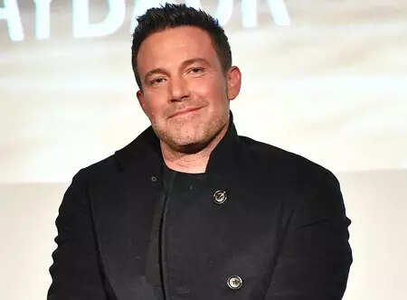 Ben Affleck sparks meme frenzy again after new smoking photo breaks the ...