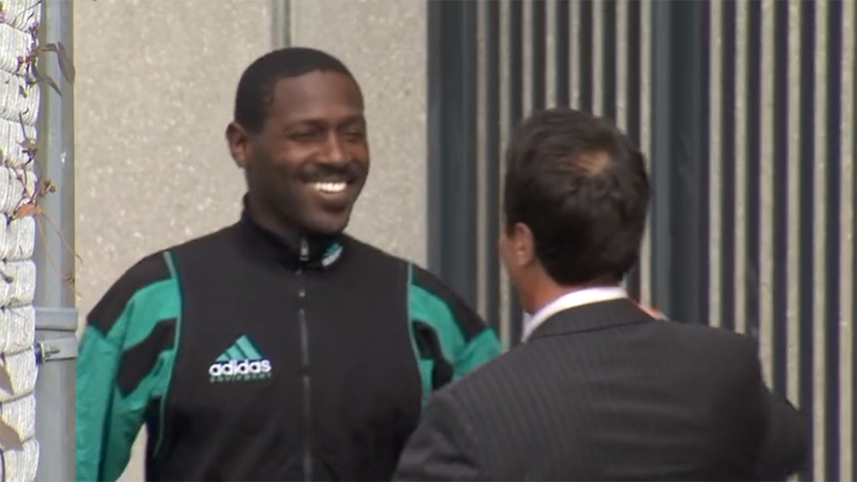 Antonio Brown released from jail after posting bond in Miami attempted ...