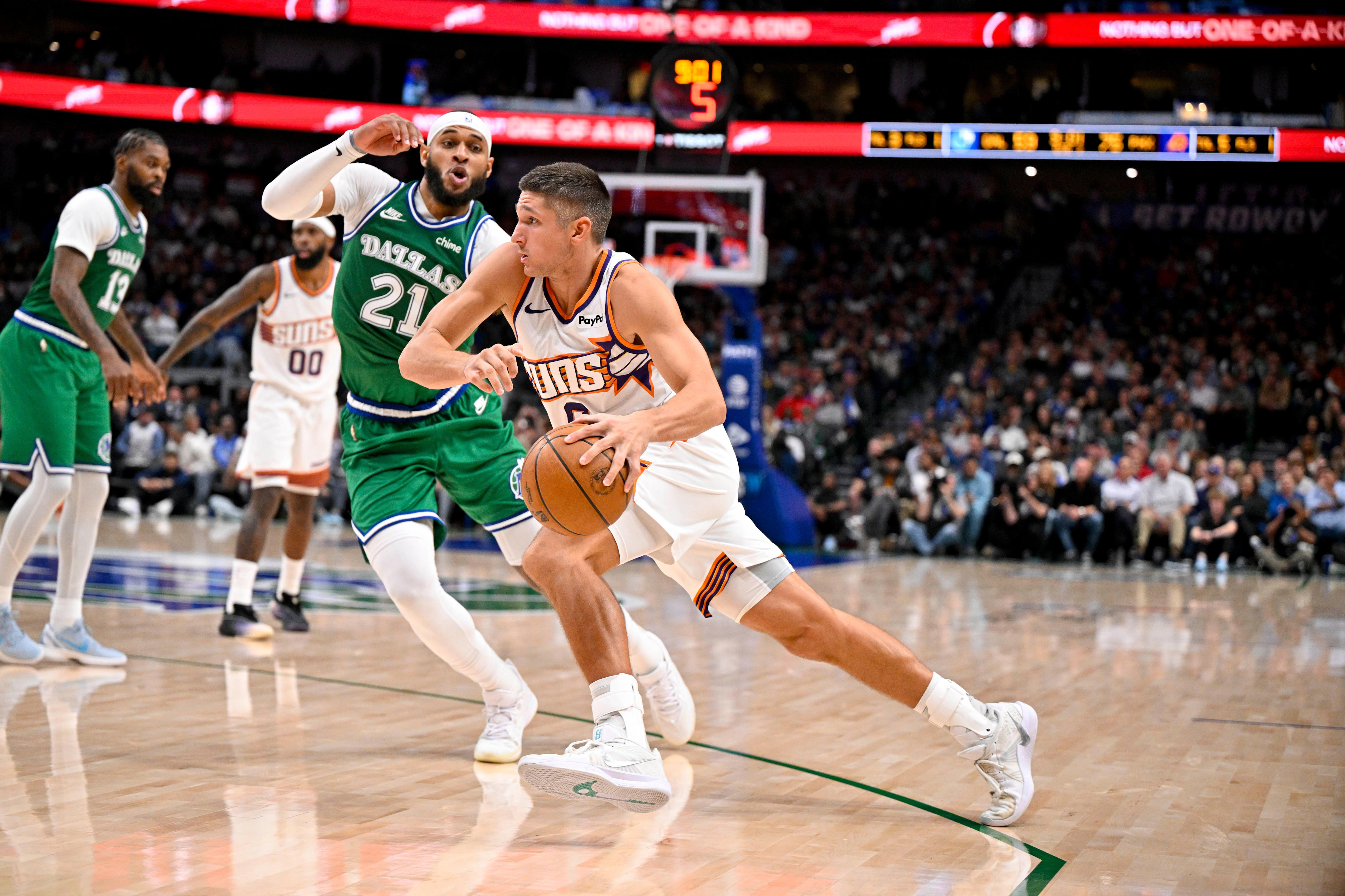 Grayson Allen leaves Phoenix Suns' game after colliding with Pacers' big