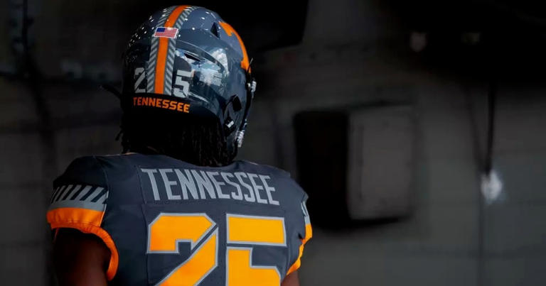 A closer look at Tennessee Football’s new ‘Volunteer Spirit’ Smokey ...