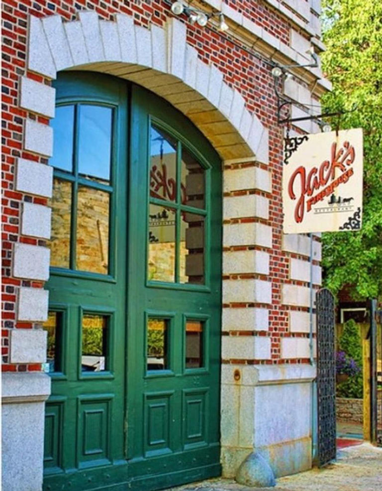 Philadelphia’s Best Soul Food Spots Locals Keep Coming Back To