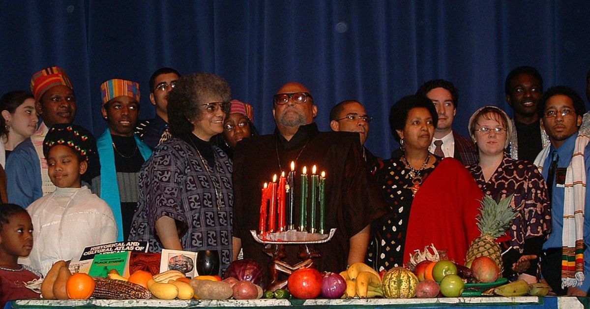 10 Kwanzaa Symbols And What Each One Stands For