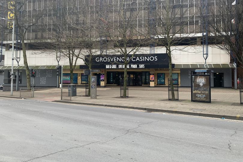 Casino doorman bravely kept knife-wielding teen at bay for 20 minutes