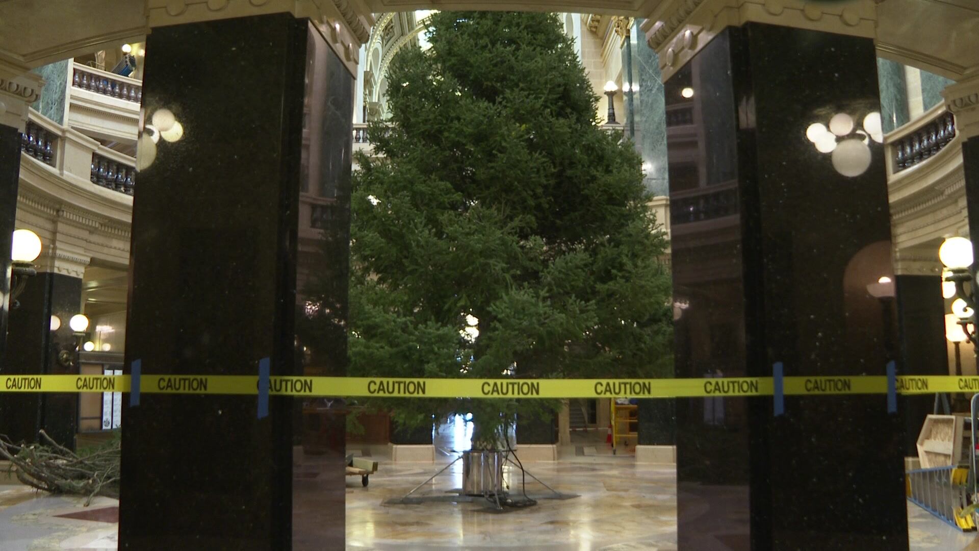 Wisconsin Capitol Holiday Tree theme announced; students asked to send ...