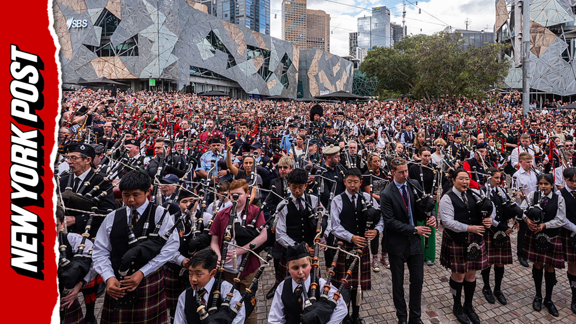Hundreds of bagpipers break world record with AC/DC's 'It's a Long Way ...