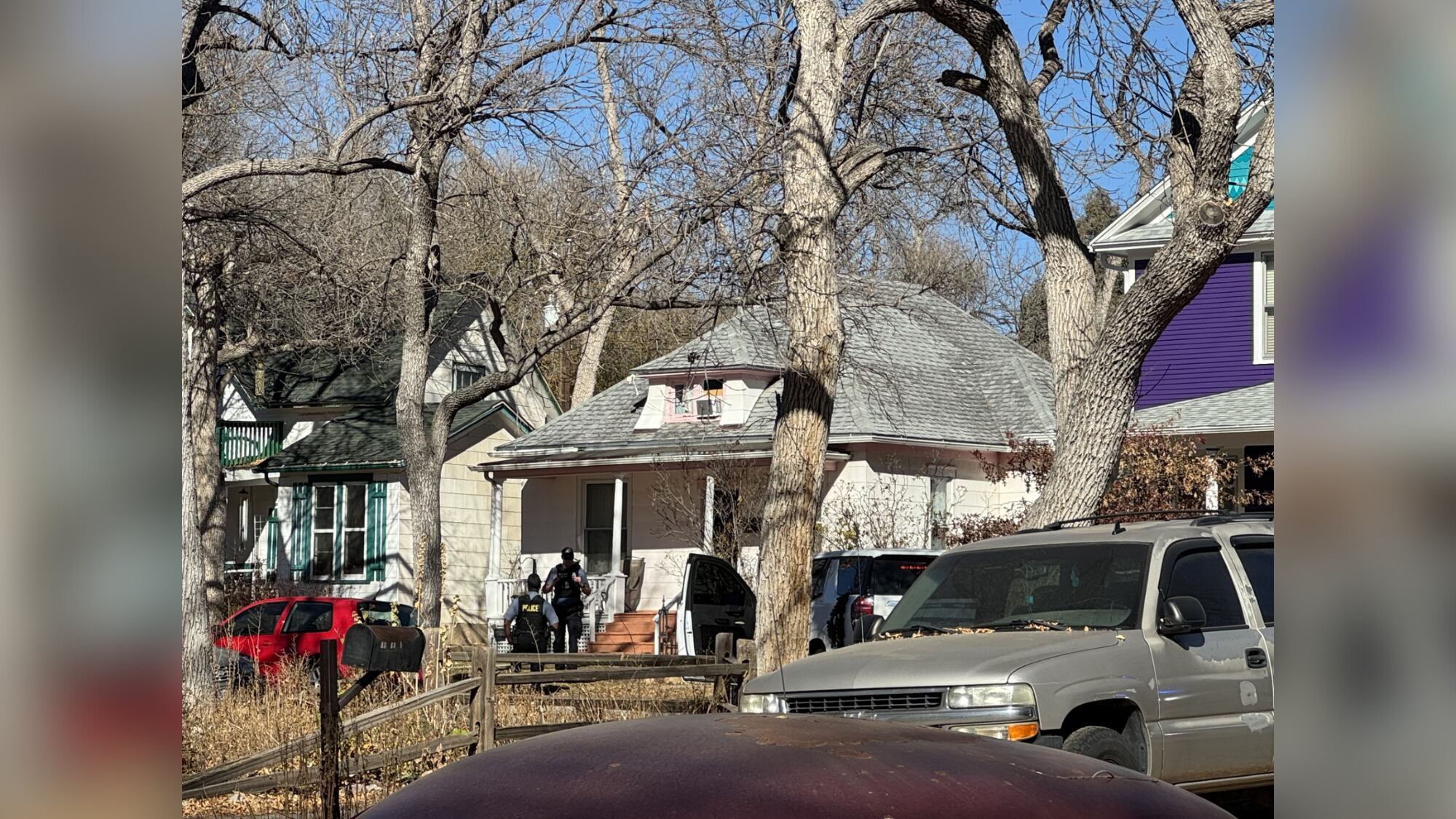 Suspect allegedly armed with machete arrested after shelter-in-place in ...