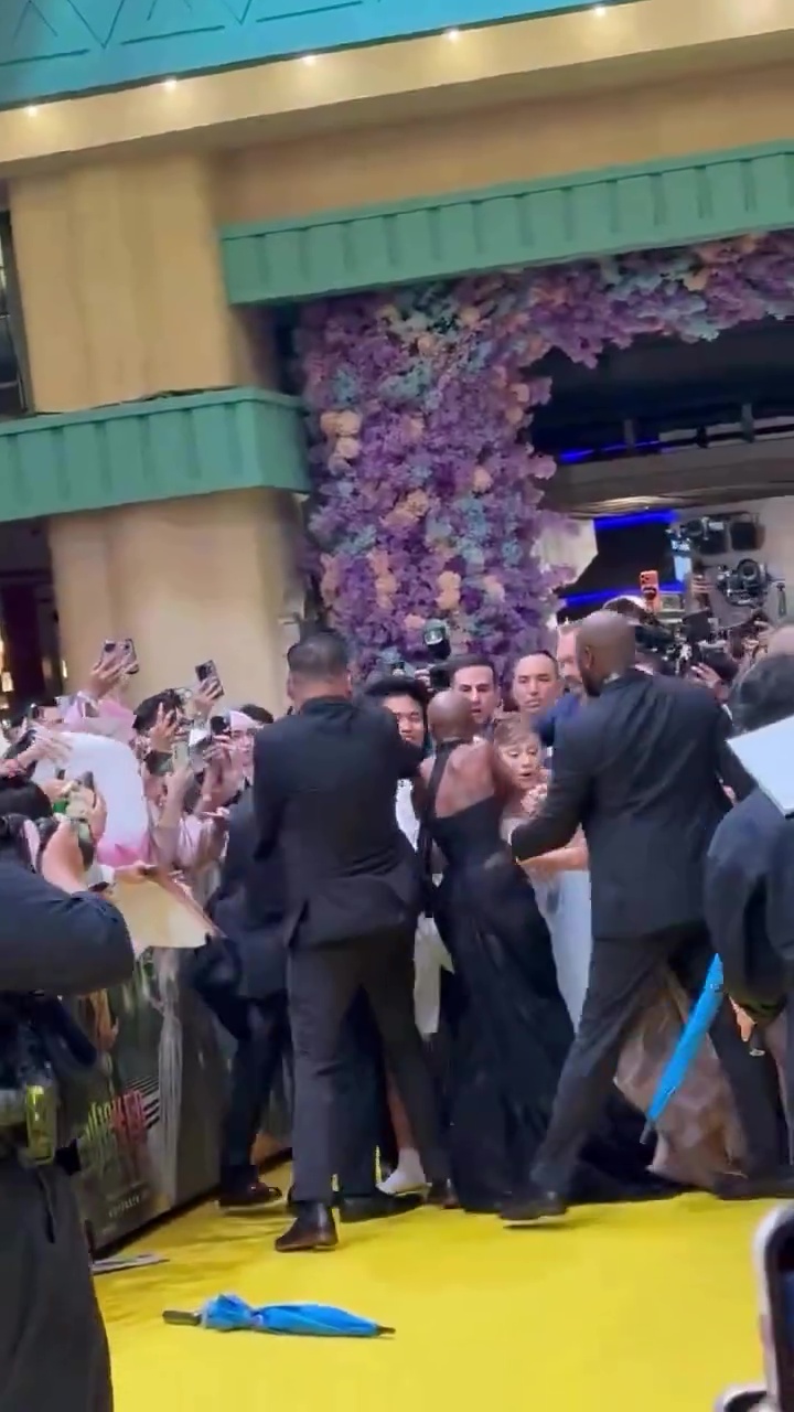 Ariana Grande jumped by fan during ‘Wicked: For Good’ Singapore ...