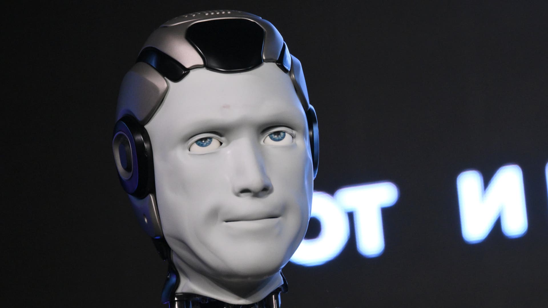 Russian Robot Faceplants On Stage