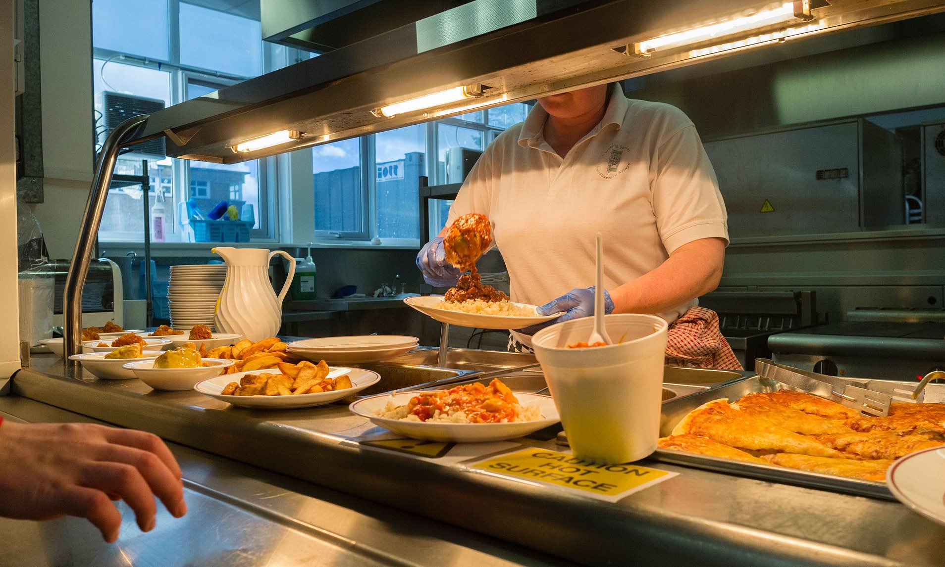 School dinner menu 'simplified' after 'healthy' alternatives end in £ ...
