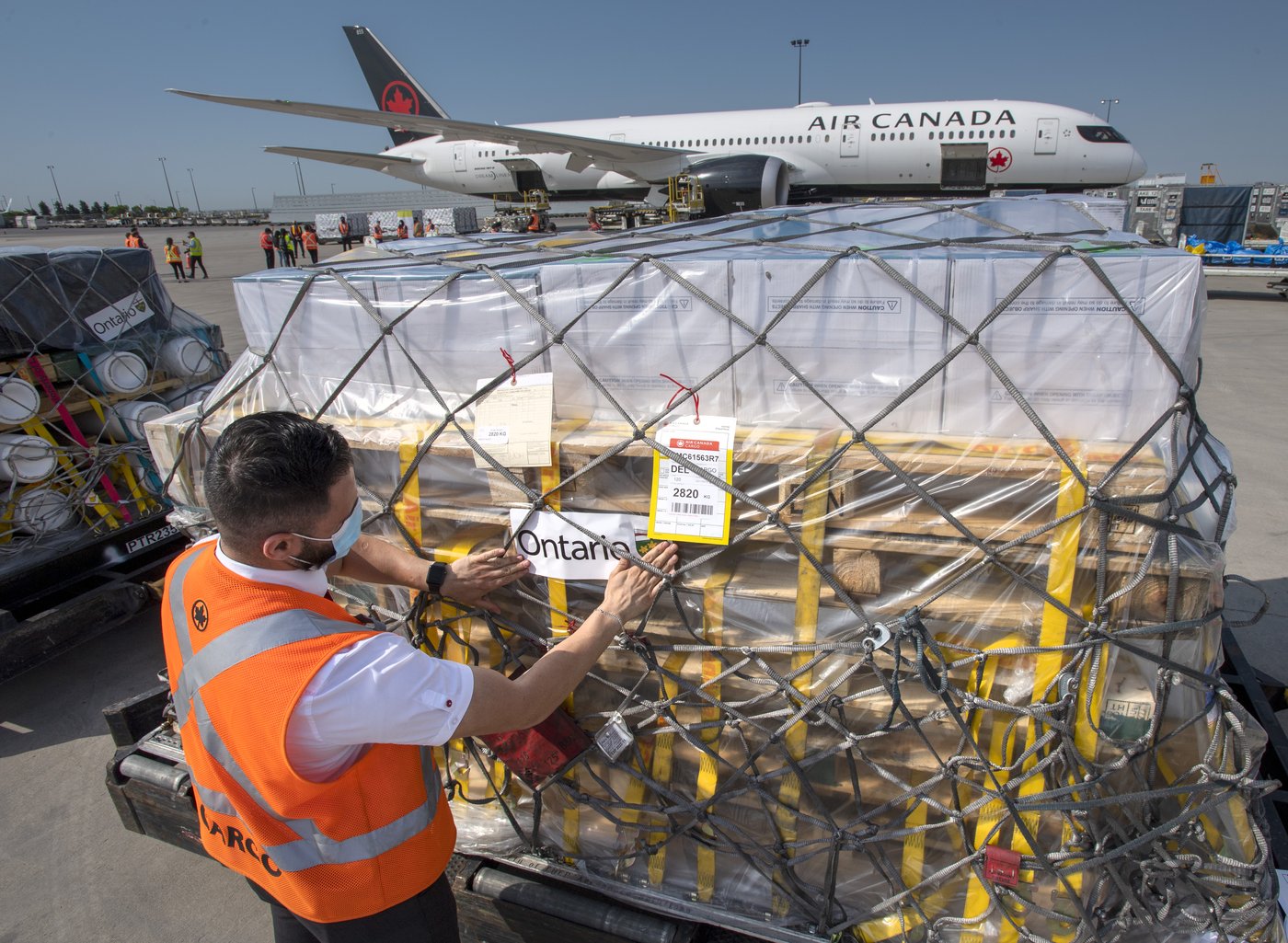 Les conservateurs exigent une enquête sur la perte de produits ...