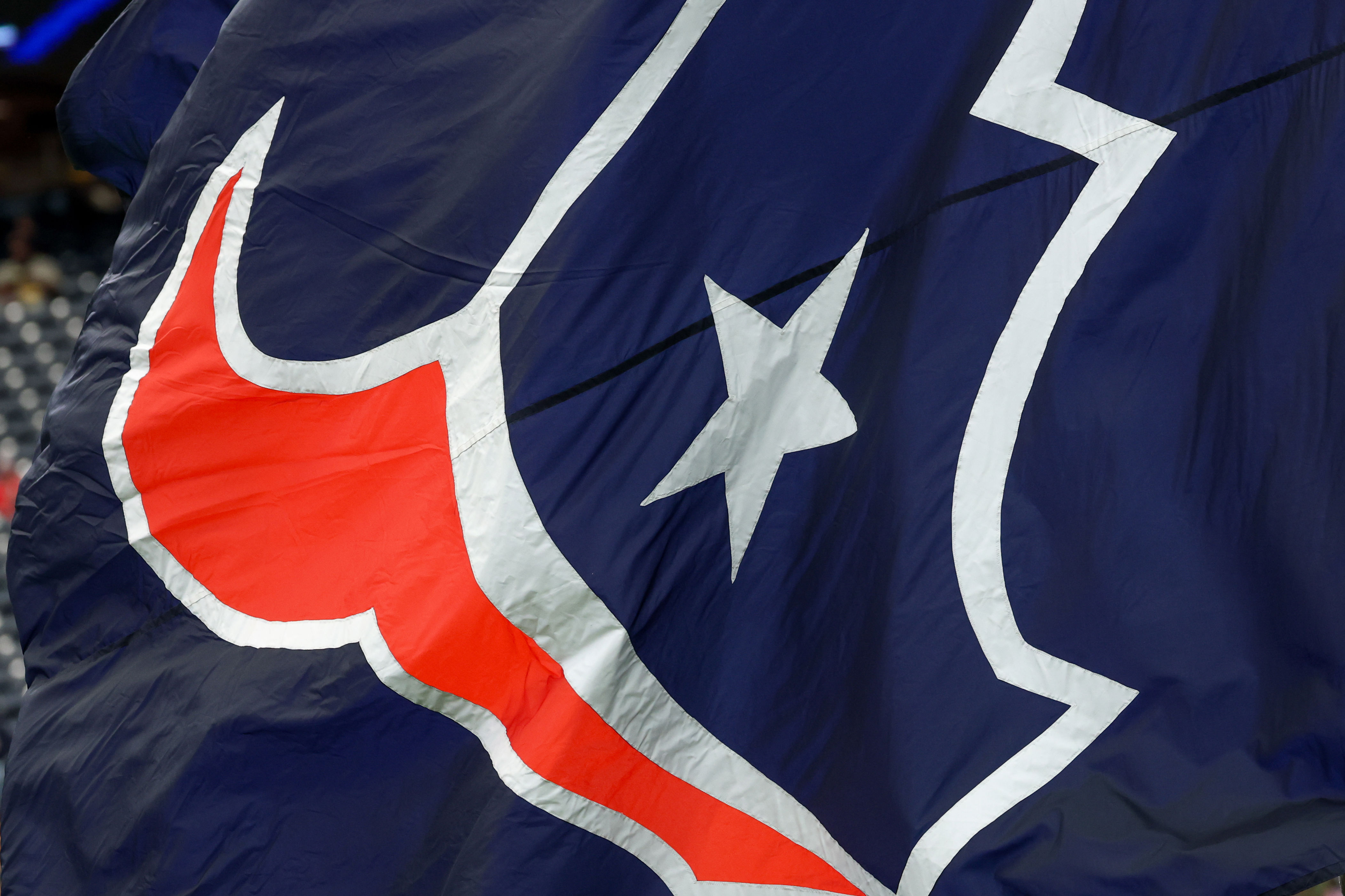 Texans win a nail biter in Music City