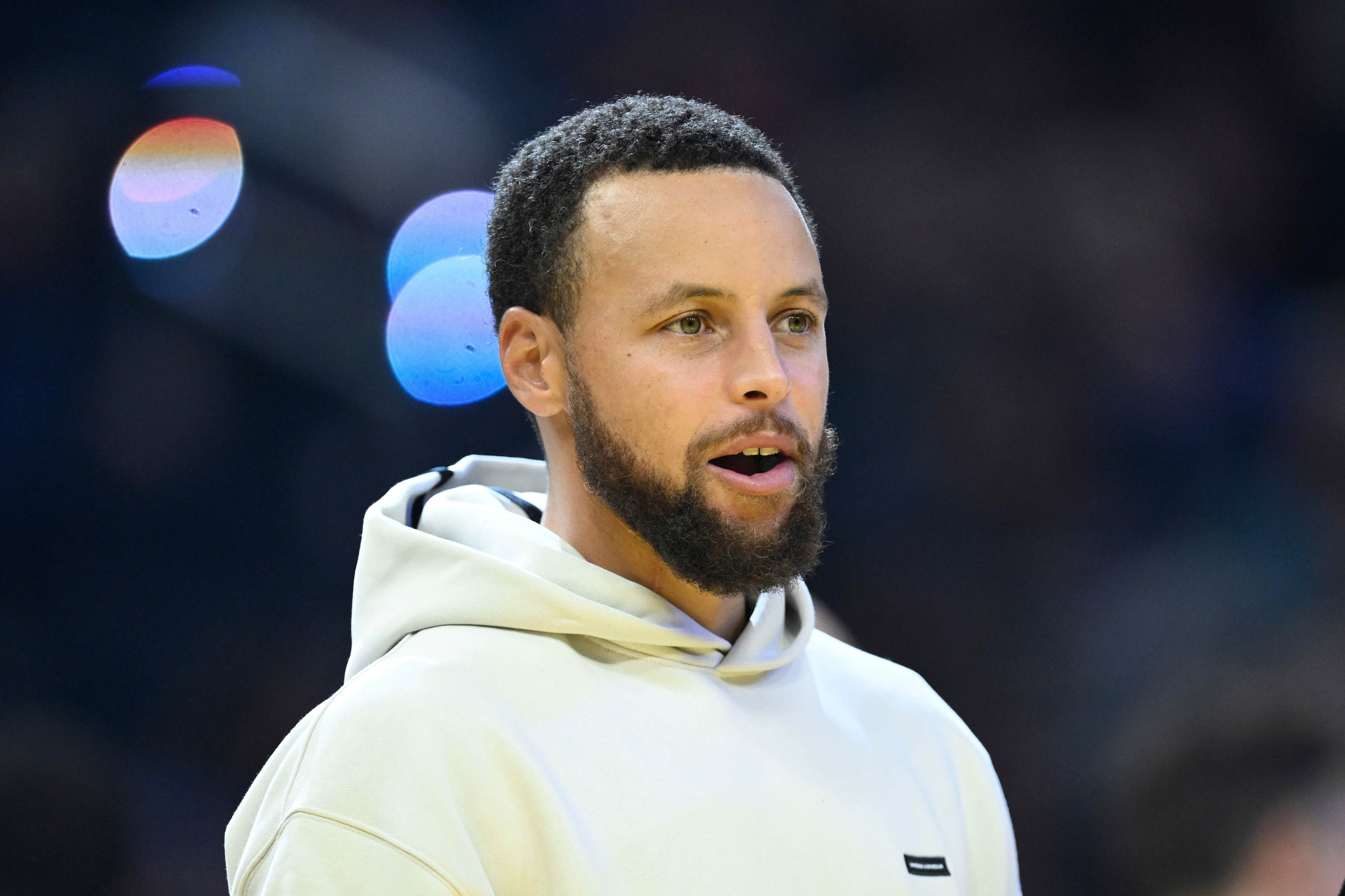 Steph Curry sends strong message about surprising personal decision