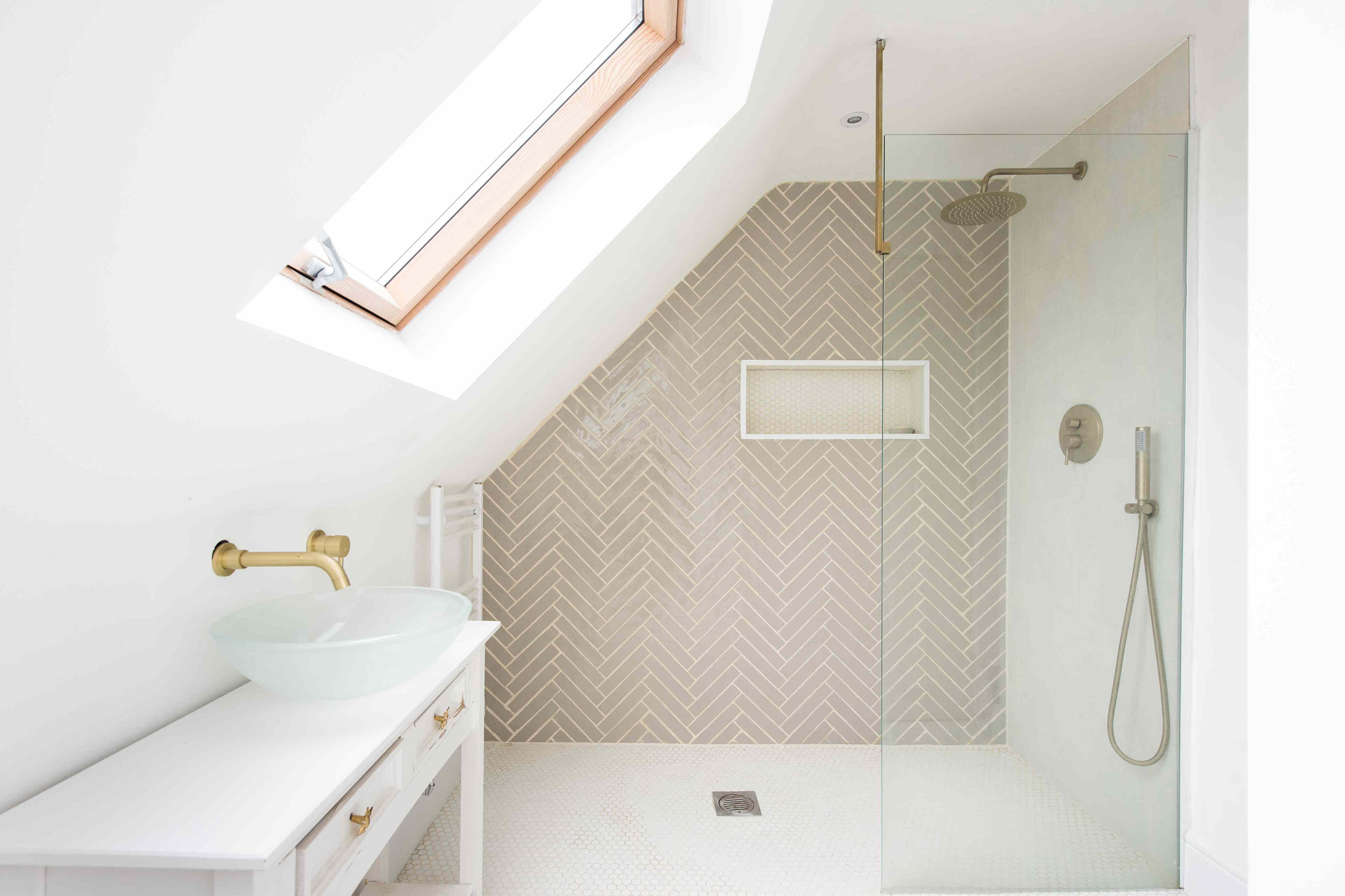 These 7 bathroom trends may look beautiful now—but designers say you'll ...
