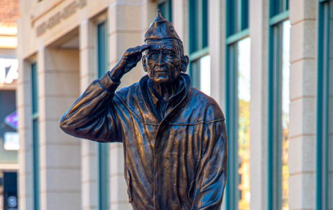 “The Last Man Standing” wins SculptureWalk people’s choice award
